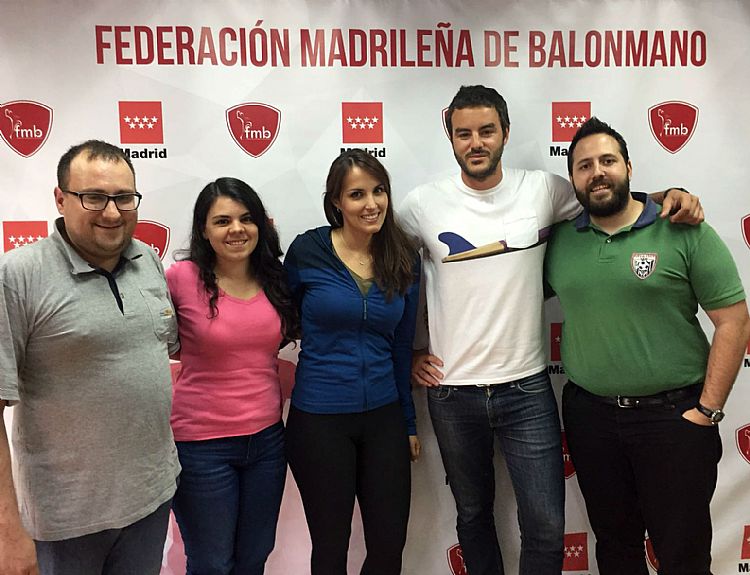 PROGRAMA 13 DE RADIO FMBM: BALONMANO PLAYA, ESCUELAS DEPORTIVAS Y IKASA ...